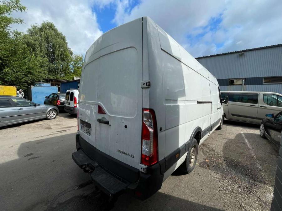 White Renault Master 2016 in Vilnius, with an engine capacity of 2.30 L and mileage of 430 thousand km for 2500 €, photo 6 on AUTOMOTO.COM.LV