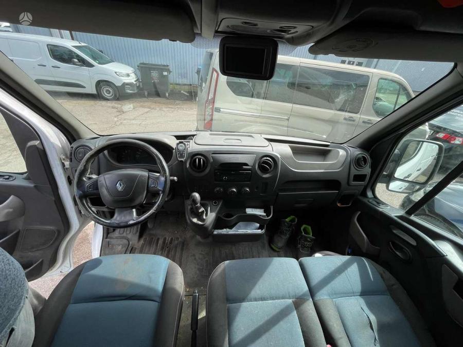 White Renault Master 2016 in Vilnius, with an engine capacity of 2.30 L and mileage of 430 thousand km for 2500 €, photo 7 on AUTOMOTO.COM.LV