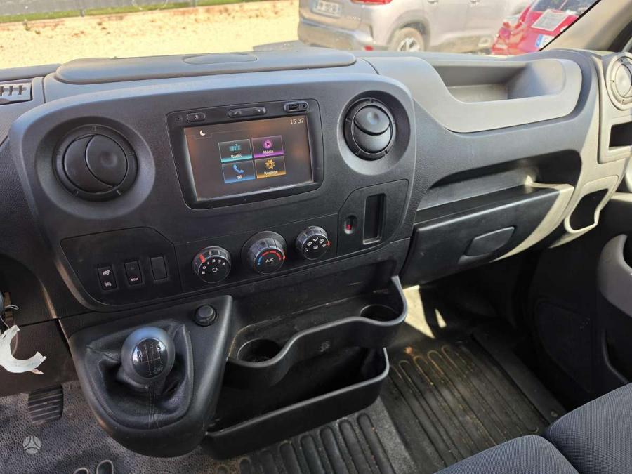 Balts Renault Master 2016 Tauragė, ar dzinēja tilpumu 2.30 L un nobraukumu 407 tūkst. km par 4400 €, foto 18 vietnē AUTOMOTO.COM.LV