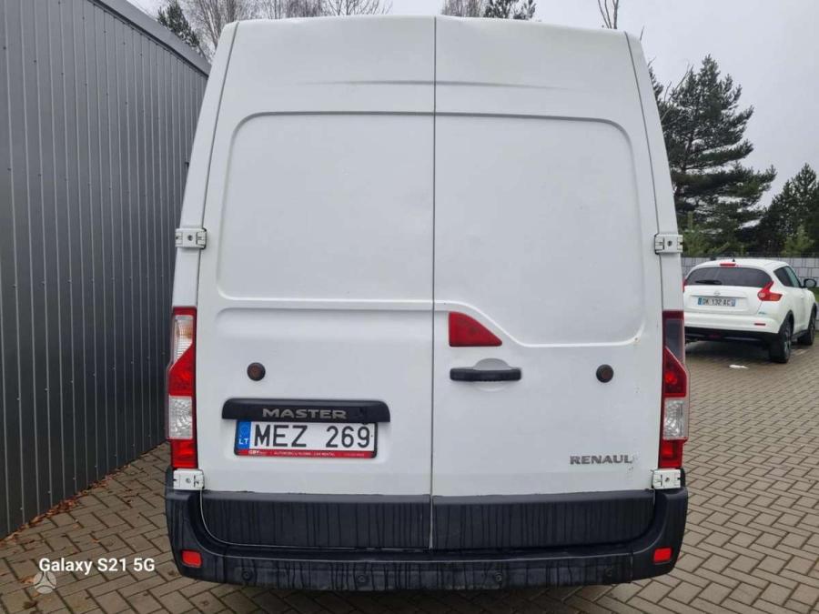 White Renault Master 2017 in Taurage, with an engine capacity of 2.30 L and mileage of 258 thousand km for 7502 €, photo 4 on AUTOMOTO.COM.LV
