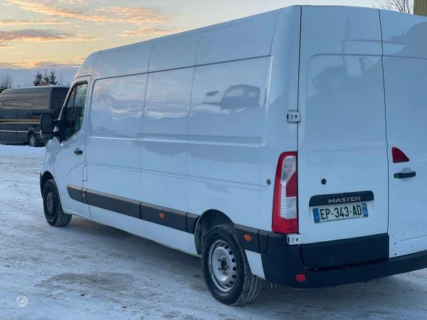 White Renault Master 2017 in Taurage, with an engine capacity of 2.30 L and mileage of 255 thousand km for 7300 €, photo 4 on AUTOMOTO.COM.LV