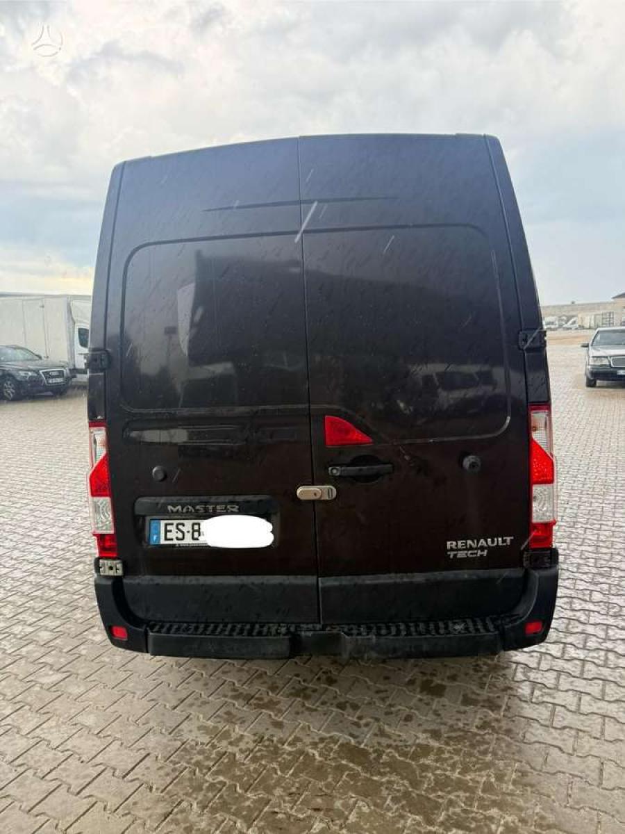 White Renault Master 2017 in Kaunas, with an engine capacity of 2.30 L and mileage of 267 thousand km for 4250 €, photo 7 on AUTOMOTO.COM.LV