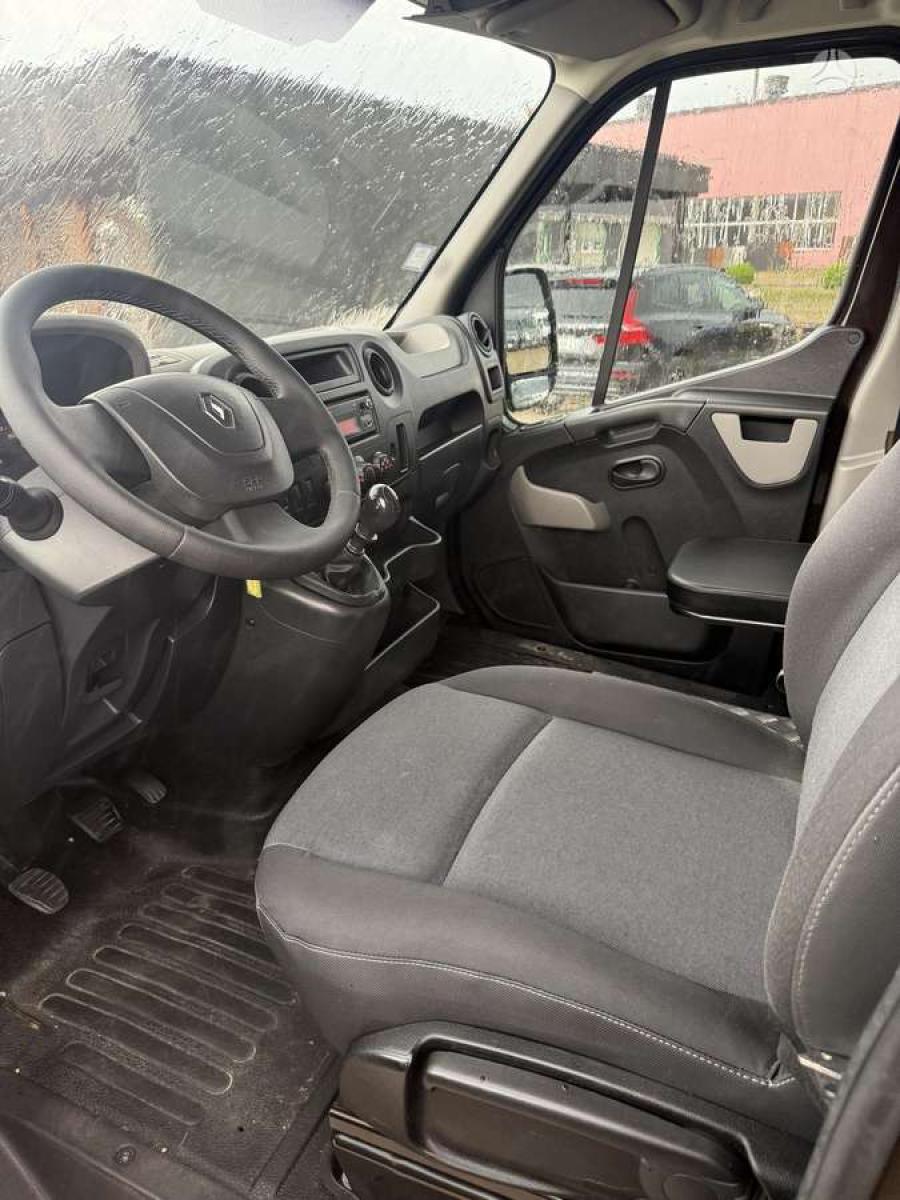 White Renault Master 2017 in Kaunas, with an engine capacity of 2.30 L and mileage of 267 thousand km for 4250 €, photo 9 on AUTOMOTO.COM.LV