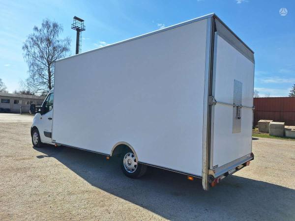 White Renault Master 2017 in Dobele, with an engine capacity of 2.30 L and mileage of 325 thousand km for 9600 €, photo 3 on AUTOMOTO.COM.LV