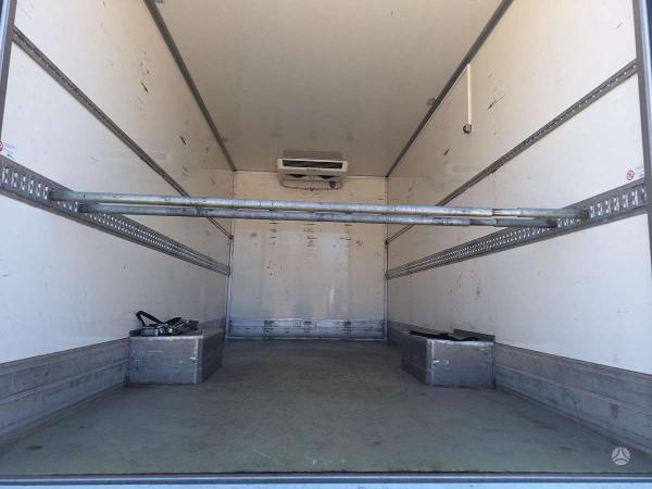 White Renault Master 2017 in Dobele, with an engine capacity of 2.30 L and mileage of 325 thousand km for 9600 €, photo 9 on AUTOMOTO.COM.LV