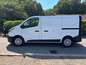 White Renault Master 2017 in Kaunas, with an engine capacity of 1.60 L and mileage of 197 thousand km for 3100 €, photo 4 on AUTOMOTO.COM.LV