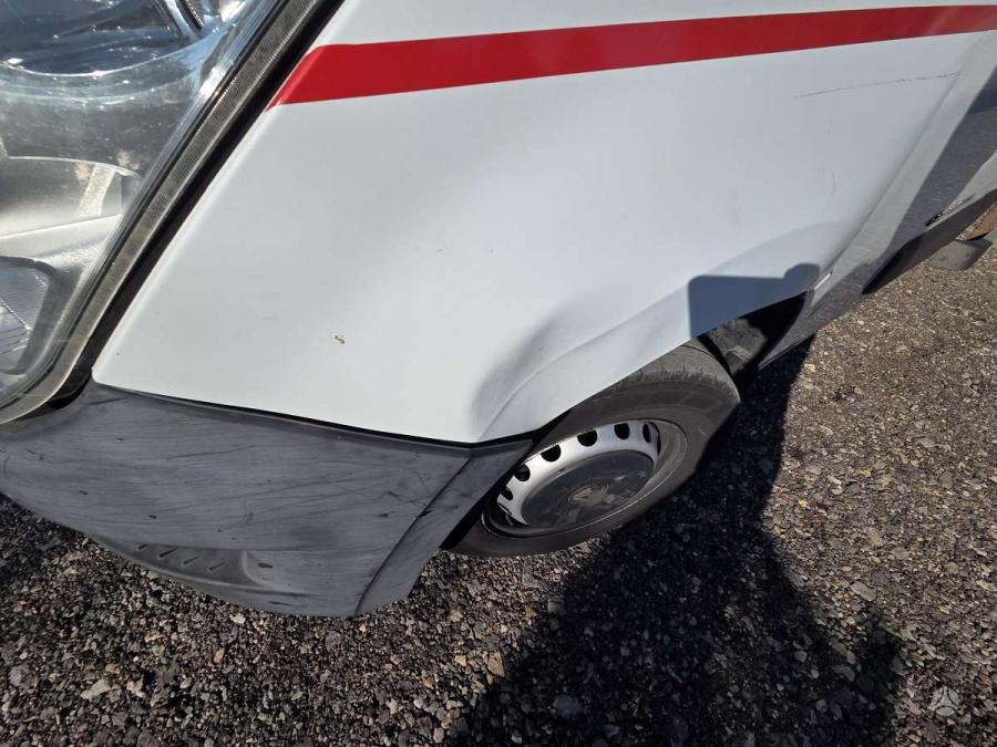 White Renault Master 2017 in Taurage, with an engine capacity of 2.30 L and mileage of 500 thousand km for 7300 €, photo 12 on AUTOMOTO.COM.LV