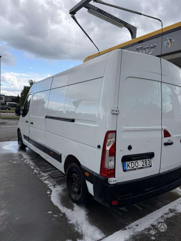 Renault Master 2017 in Kaunas on AUTOMOTO.COM.LV White Renault Master 2017 in Kaunas, with an engine capacity of 2.30 L and mileage of 387 thousand km for 4450 €, photo 9 on AUTOMOTO.COM.LV