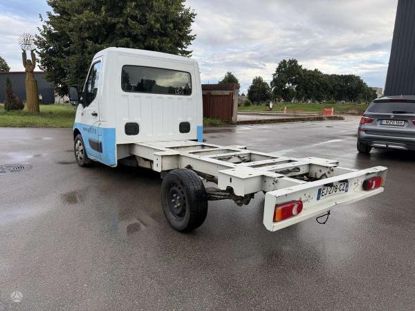 White Renault Master 2017 in Taurage, with an engine capacity of 2.30 L and mileage of 284 thousand km for 5700 €, photo 3 on AUTOMOTO.COM.LV
