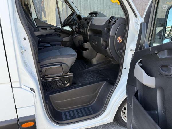 White Renault Master 2017 in Klaipeda, with an engine capacity of 2.30 L and mileage of 271 thousand km for 7999 €, photo 9 on AUTOMOTO.COM.LV