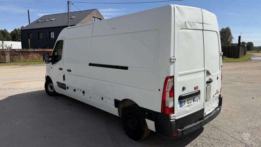 White Renault Master 2017 in Taurage, with an engine capacity of 2.30 L and mileage of 453 thousand km for 4900 €, photo 6 on AUTOMOTO.COM.LV