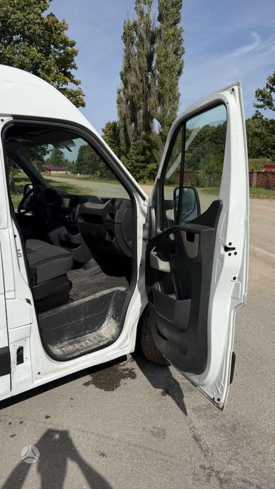 White Renault Master 2017 in Taurage, with an engine capacity of 2.30 L and mileage of 453 thousand km for 4900 €, photo 13 on AUTOMOTO.COM.LV