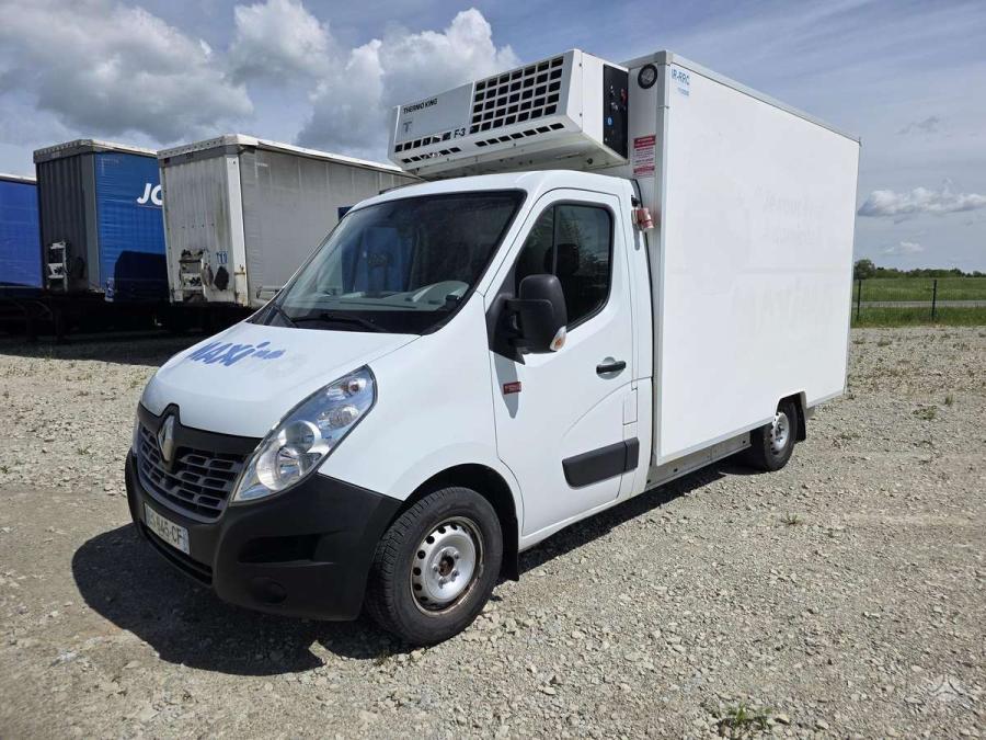 White Renault Master 2017 in Vilnius, with an engine capacity of 2.30 L and mileage of 240 thousand km for 4900 €, photo 1 on AUTOMOTO.COM.LV
