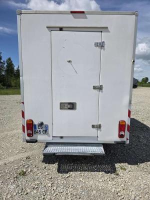 White Renault Master 2017 in Vilnius, with an engine capacity of 2.30 L and mileage of 240 thousand km for 4900 €, photo 7 on AUTOMOTO.COM.LV