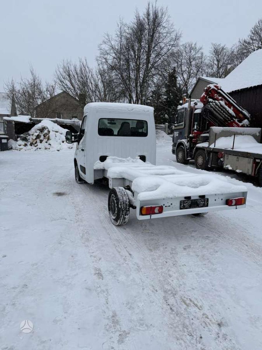 Белый Рено Мастер 2018 в Таураге, объемом двигателя 2.30 л и пробегом 370 тыс. км за 5800 €, фото 3 на AUTOMOTO.COM.LV
