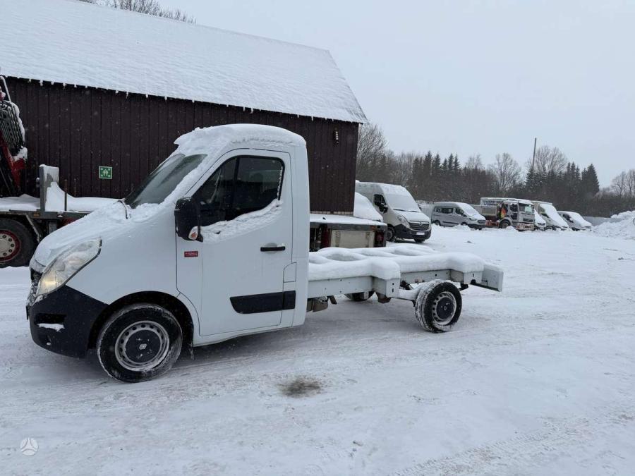 Белый Рено Мастер 2018 в Таураге, объемом двигателя 2.30 л и пробегом 370 тыс. км за 5800 €, фото 4 на AUTOMOTO.COM.LV