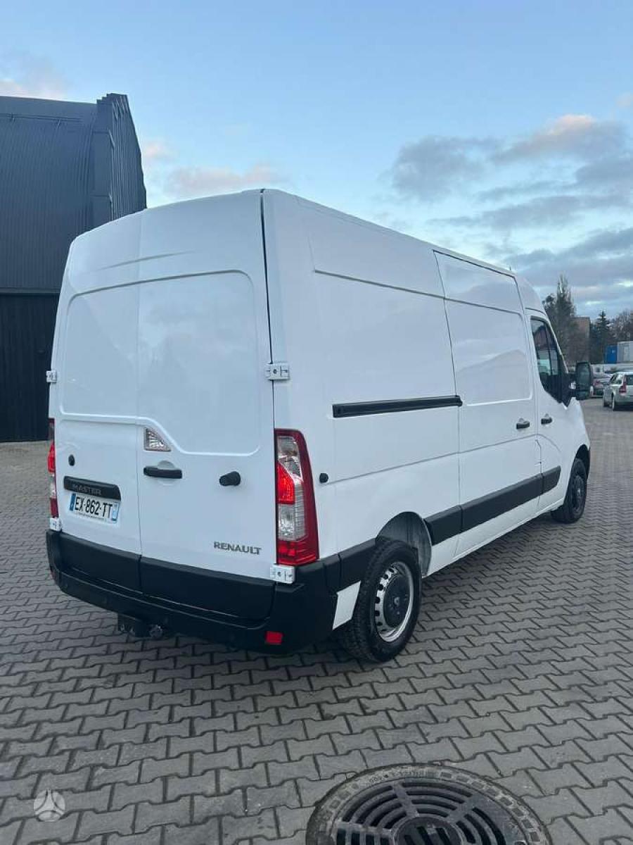 Balts Renault Master 2018 Kauņa, ar dzinēja tilpumu 2.30 L un nobraukumu 426 tūkst. km par 5850 €, foto 5 vietnē AUTOMOTO.COM.LV