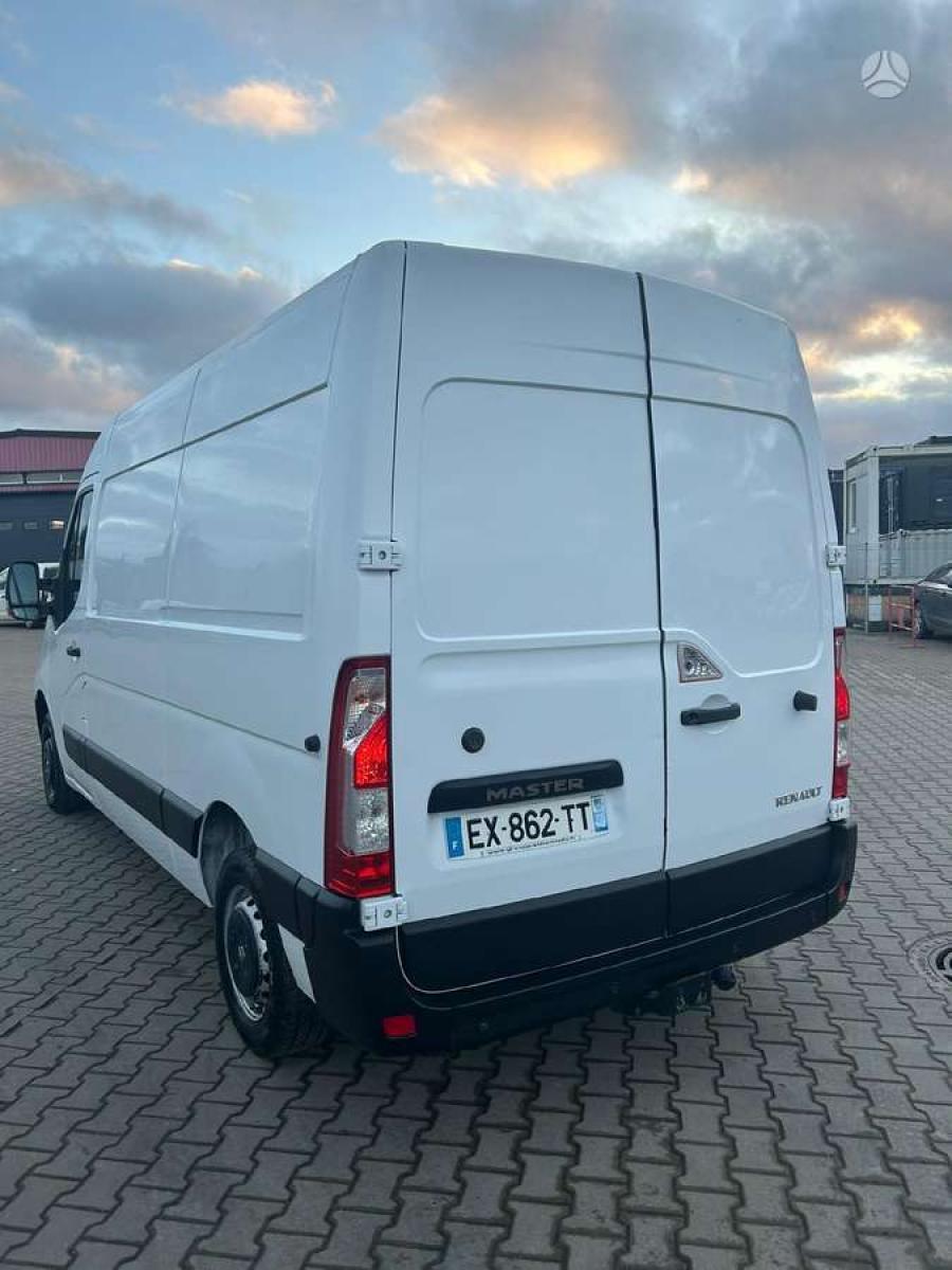 Balts Renault Master 2018 Kauņa, ar dzinēja tilpumu 2.30 L un nobraukumu 426 tūkst. km par 5850 €, foto 6 vietnē AUTOMOTO.COM.LV