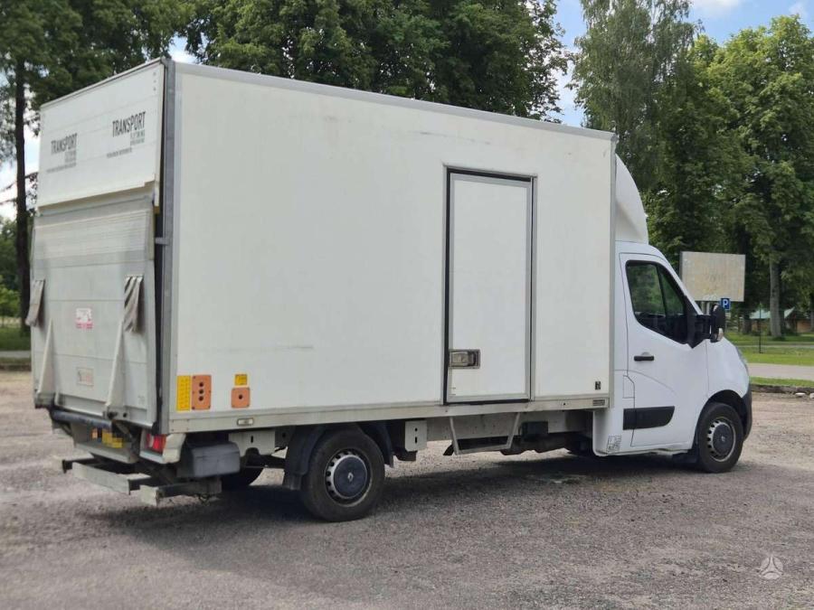 White Renault Master 2018 in Taurage, with an engine capacity of 2.30 L and mileage of 284 thousand km for 8000 €, photo 6 on AUTOMOTO.COM.LV
