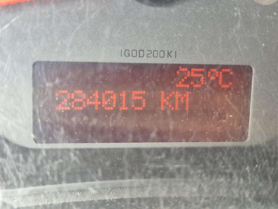 White Renault Master 2018 in Taurage, with an engine capacity of 2.30 L and mileage of 284 thousand km for 8000 €, photo 15 on AUTOMOTO.COM.LV