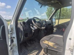White Renault Master 2018 in Pakruojis, with an engine capacity of 0.00 L and mileage of 389 thousand km for 3600 €, photo 15 on AUTOMOTO.COM.LV