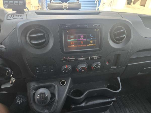 Balts Renault Master 2018 Tauragė, ar dzinēja tilpumu 2.30 L un nobraukumu 243 tūkst. km par 8500 €, foto 10 vietnē AUTOMOTO.COM.LV
