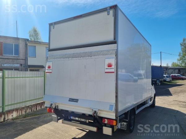 White Renault Master 2018 in Riga, with an engine capacity of 2.30 L and mileage of 315 thousand km for 15900 €, photo 4 on AUTOMOTO.COM.LV