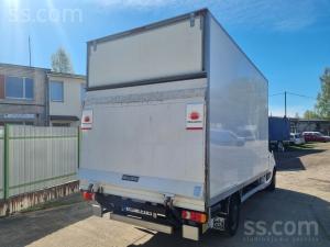 White Renault Master 2018 in Riga, with an engine capacity of 2.30 L and mileage of 315 thousand km for 15900 €, photo 4 on AUTOMOTO.COM.LV