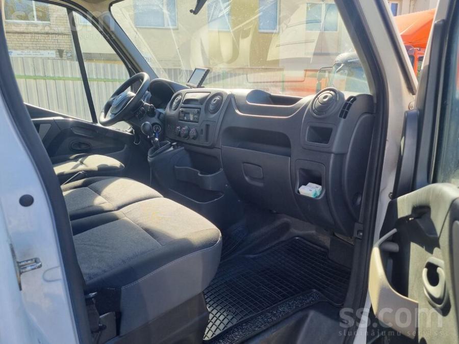 White Renault Master 2018 in Riga, with an engine capacity of 2.30 L and mileage of 315 thousand km for 15900 €, photo 8 on AUTOMOTO.COM.LV