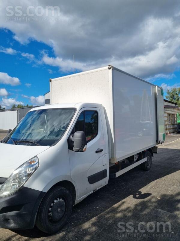 White Renault Master 2018 in Riga, with an engine capacity of 2.30 L and mileage of 310 thousand km for 15300 €, photo 4 on AUTOMOTO.COM.LV
