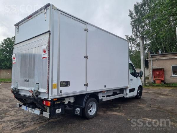 White Renault Master 2019 in Riga, with an engine capacity of 2.30 L and mileage of 148 thousand km for 22900 €, photo 3 on AUTOMOTO.COM.LV