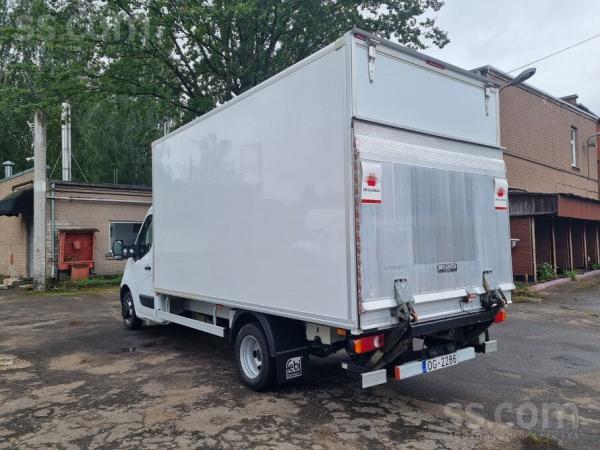 White Renault Master 2019 in Riga, with an engine capacity of 2.30 L and mileage of 148 thousand km for 22900 €, photo 4 on AUTOMOTO.COM.LV