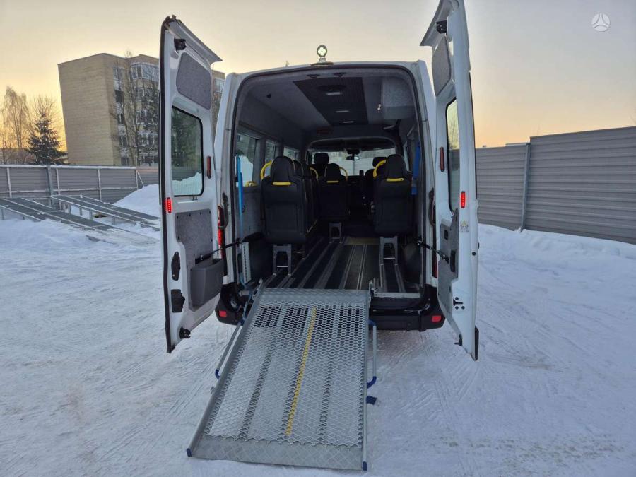 White Renault Master 2019 in Panevezys, with an engine capacity of 2.30 L and mileage of 440 thousand km for 8100 €, photo 22 on AUTOMOTO.COM.LV