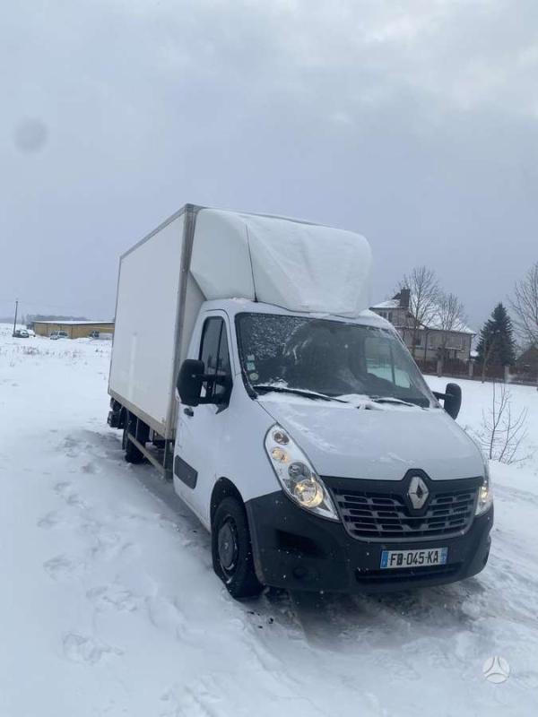 White Renault Master 2019 in Taurage, with an engine capacity of 2.30 L and mileage of 350 thousand km for 10900 €, photo 1 on AUTOMOTO.COM.LV