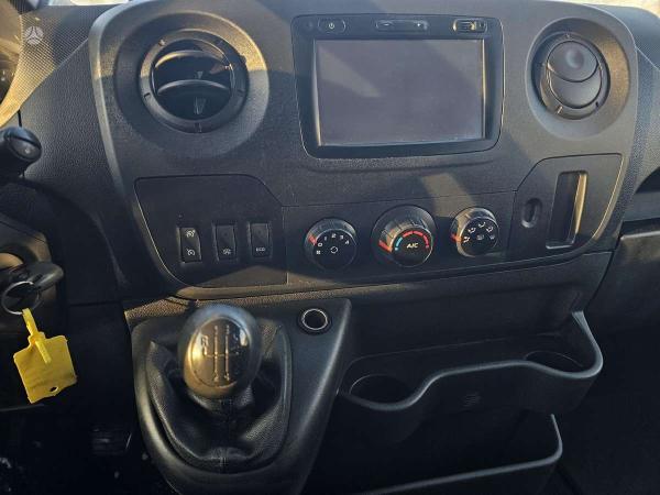 White Renault Master 2019 in Pakruojis, with an engine capacity of 2.30 L and mileage of 188 thousand km for 10500 €, photo 11 on AUTOMOTO.COM.LV