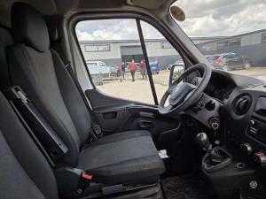 White Renault Master 2019 in Vilnius, with an engine capacity of 0.00 L and mileage of 680 thousand km for 6500 €, photo 3 on AUTOMOTO.COM.LV