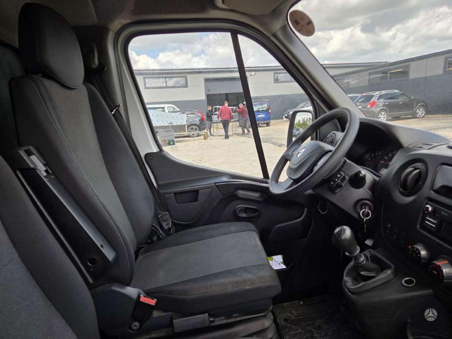White Renault Master 2019 in Vilnius, with an engine capacity of 0.00 L and mileage of 680 thousand km for 6500 €, photo 3 on AUTOMOTO.COM.LV