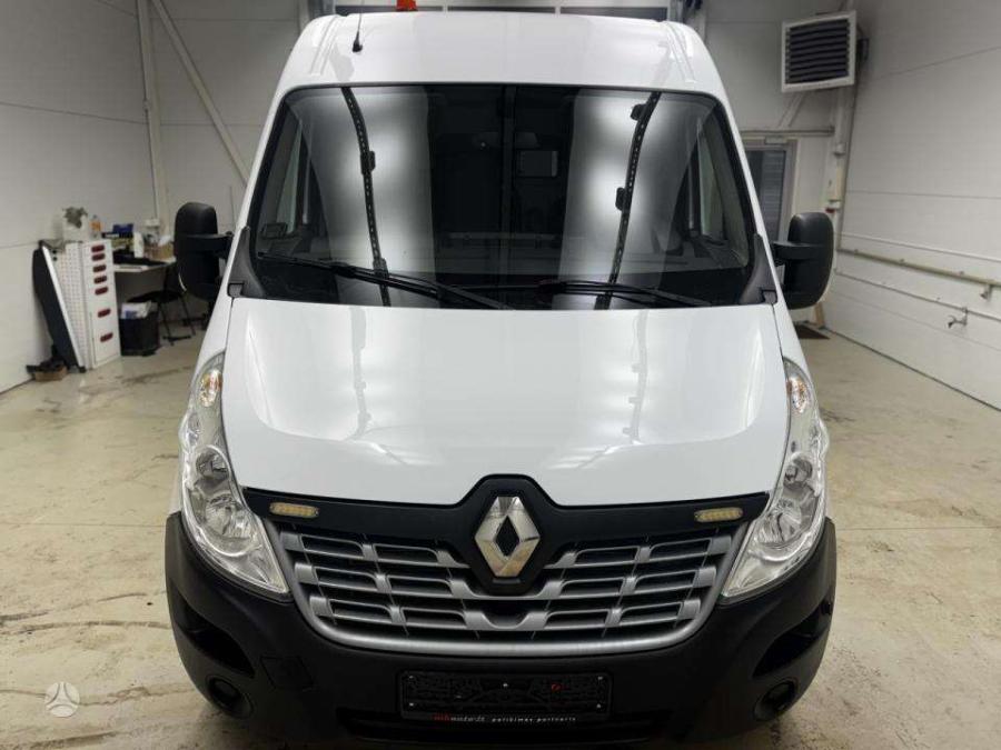 White Renault Master 2019 in Radviliskis, with an engine capacity of 2.30 L and mileage of 158 thousand km for 18089 €, photo 3 on AUTOMOTO.COM.LV