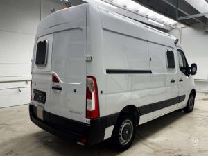 White Renault Master 2019 in Radviliskis, with an engine capacity of 2.30 L and mileage of 158 thousand km for 18089 €, photo 6 on AUTOMOTO.COM.LV