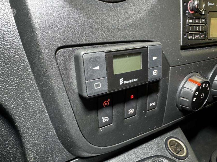 White Renault Master 2019 in Radviliskis, with an engine capacity of 2.30 L and mileage of 158 thousand km for 18089 €, photo 16 on AUTOMOTO.COM.LV