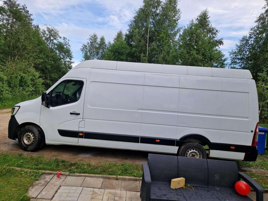 White Renault Master 2019 in Vilnius, with an engine capacity of 2.30 L and mileage of 255 thousand km for 14500 €, photo 5 on AUTOMOTO.COM.LV