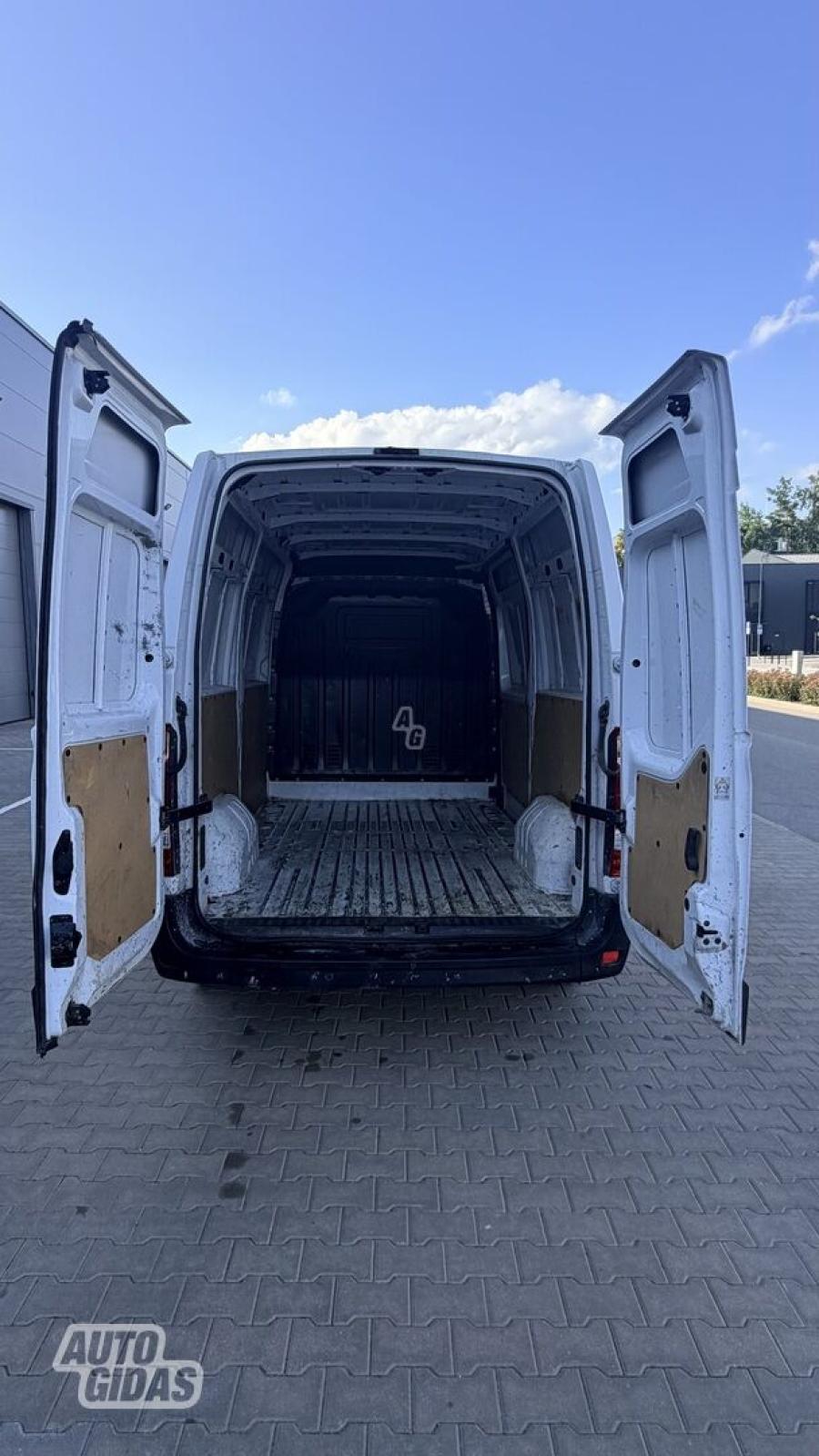 Balts Renault Master 2019 Viļņa, ar dzinēja tilpumu 2.30 L un nobraukumu 113 tūkst. km par 13500 €, foto 10 vietnē AUTOMOTO.COM.LV