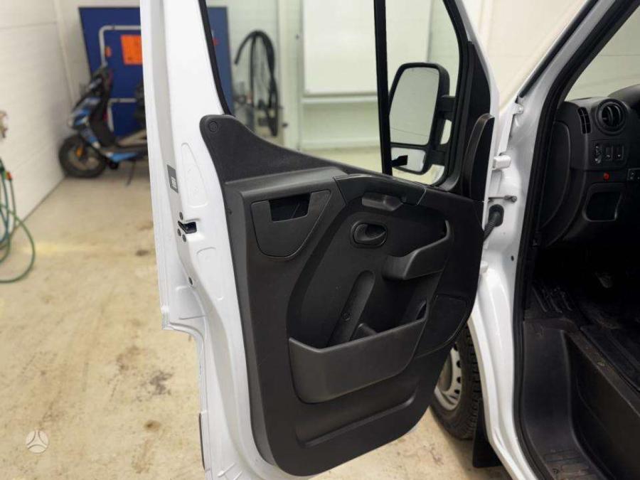 Balts Renault Master 2019 Radviliškis, ar dzinēja tilpumu 2.30 L un nobraukumu 158 tūkst. km par 18089 €, foto 10 vietnē AUTOMOTO.COM.LV