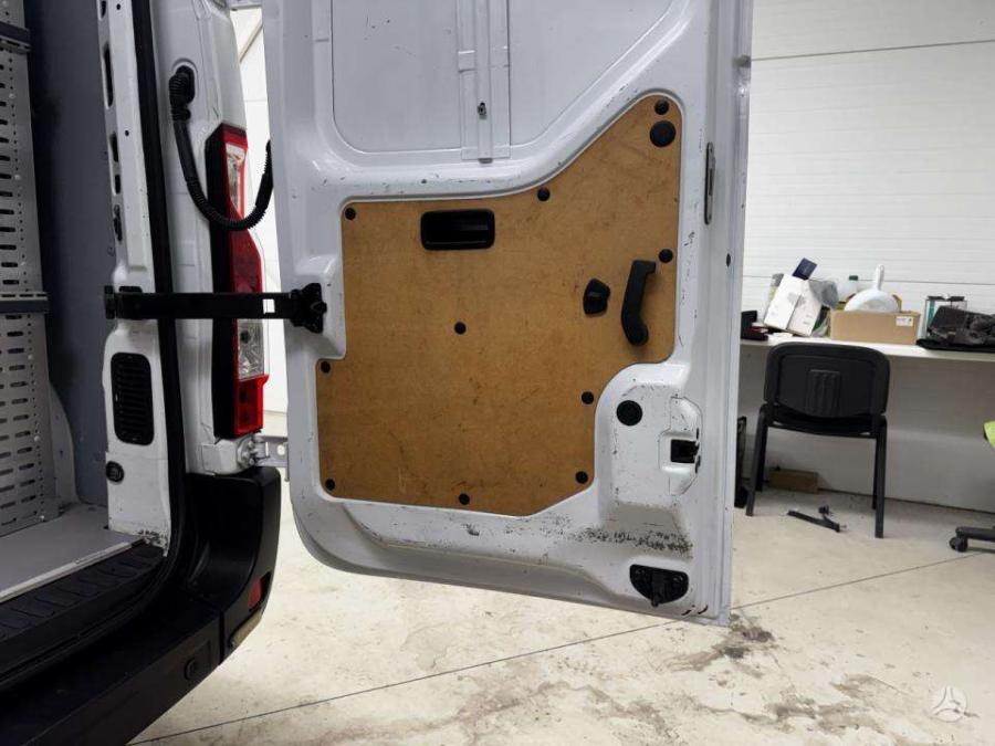 Balts Renault Master 2019 Radviliškis, ar dzinēja tilpumu 2.30 L un nobraukumu 158 tūkst. km par 18089 €, foto 30 vietnē AUTOMOTO.COM.LV