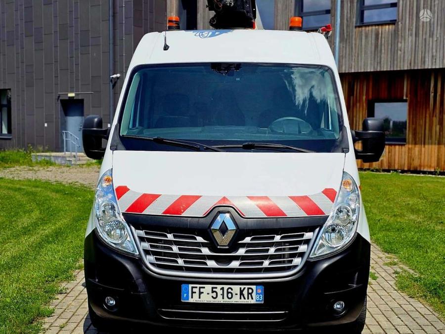 White Renault Master 2019 in Taurage, with an engine capacity of 2.30 L and mileage of 141 thousand km for 16500 €, photo 3 on AUTOMOTO.COM.LV