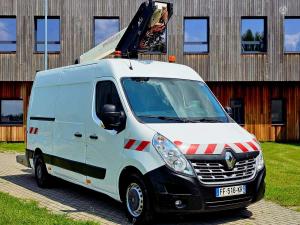 White Renault Master 2019 in Taurage, with an engine capacity of 2.30 L and mileage of 141 thousand km for 16500 €, photo 5 on AUTOMOTO.COM.LV
