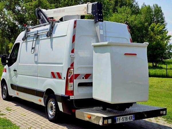 White Renault Master 2019 in Taurage, with an engine capacity of 2.30 L and mileage of 141 thousand km for 16500 €, photo 6 on AUTOMOTO.COM.LV