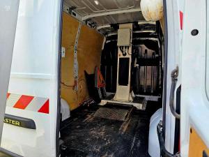 White Renault Master 2019 in Taurage, with an engine capacity of 2.30 L and mileage of 141 thousand km for 16500 €, photo 18 on AUTOMOTO.COM.LV