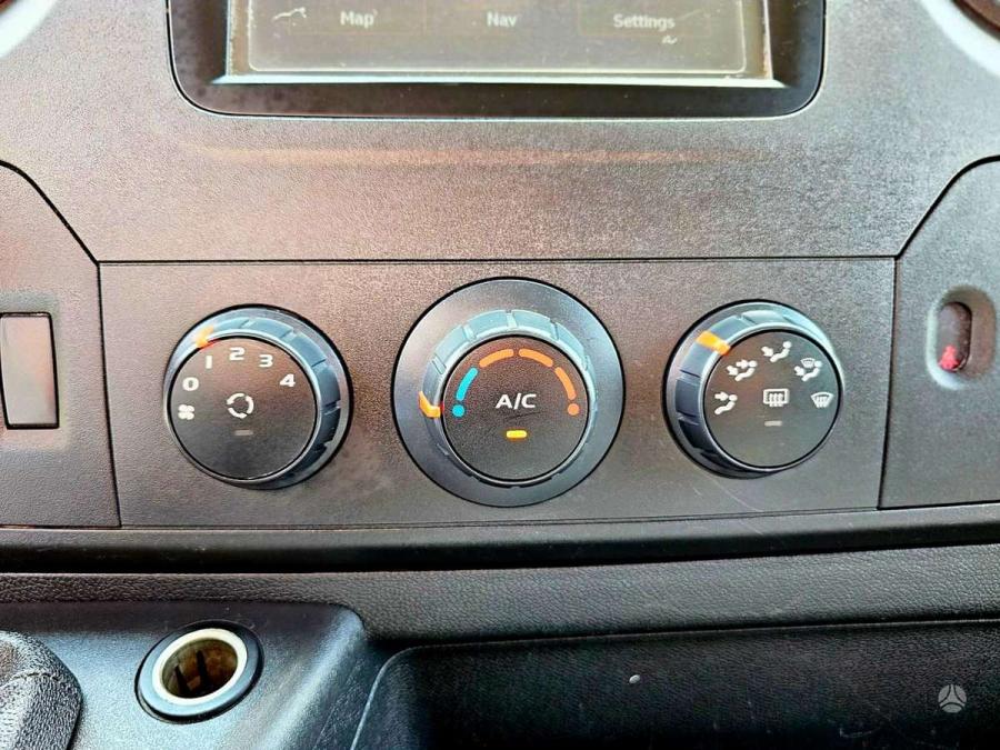 White Renault Master 2019 in Taurage, with an engine capacity of 2.30 L and mileage of 141 thousand km for 16500 €, photo 34 on AUTOMOTO.COM.LV