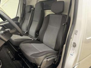 White Renault Master 2019 in Radviliskis, with an engine capacity of 2.30 L and mileage of 158 thousand km for 18089 €, photo 11 on AUTOMOTO.COM.LV
